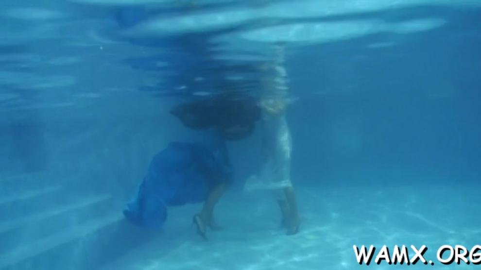Women Enjoy Their Wet Look Porn Videos
