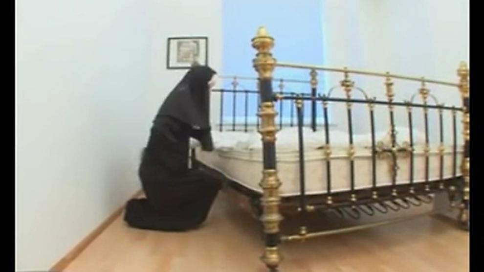 Nun Having Hard Sex On The Bed After Prayers M1991a1 Porn Videos