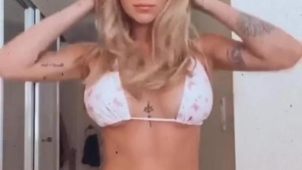 Sasha Ferro Mostrando La Cola En Bikini Porn Videos