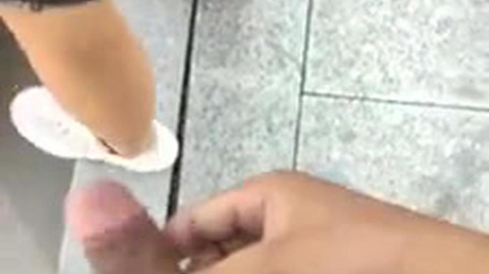Chinese Bus Stop Flash 4 Porn Videos