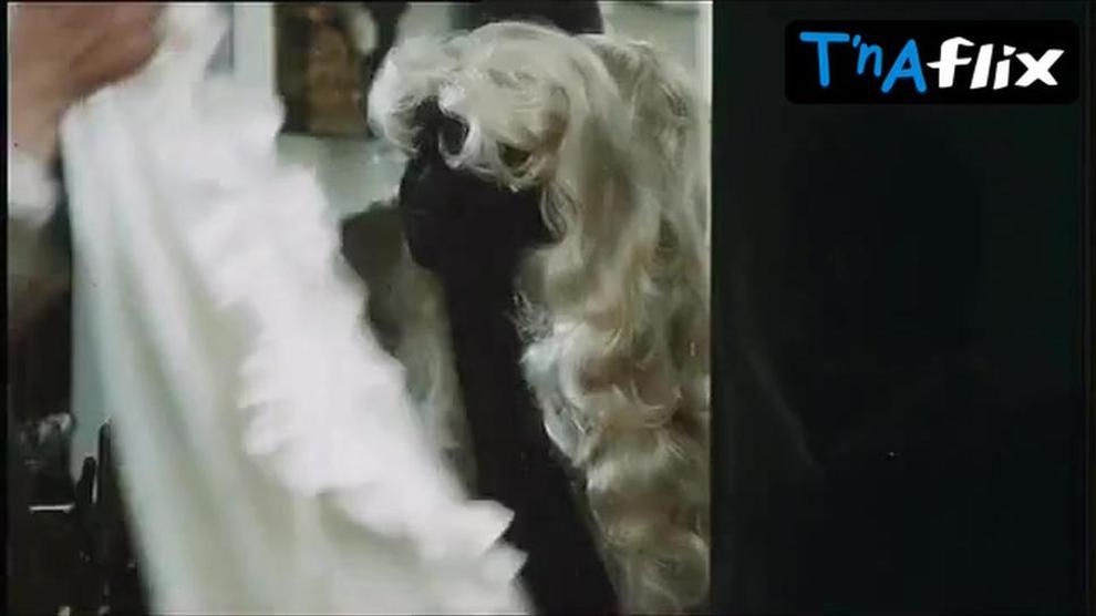Manouk Van Der Meulen Breasts Scene In Moord In Extase Porn Videos