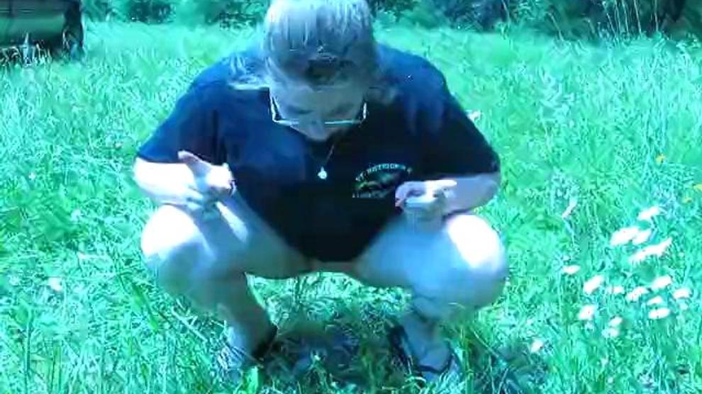 Peeing Outdoors Porn Videos