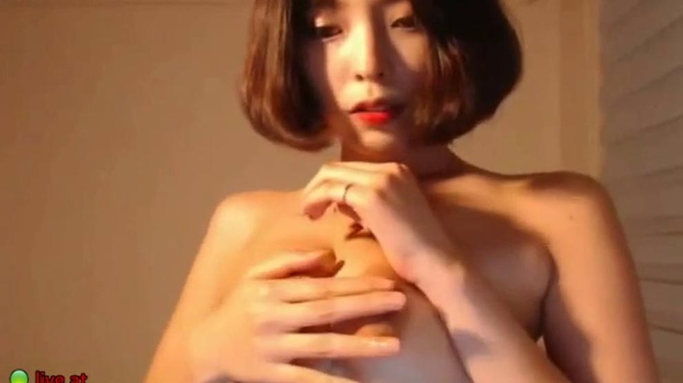 Sensual Korean Babe Shows Her Big Boobs Porn Videos