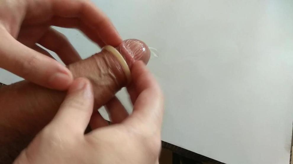 Trying Condom Sizes On My Huge Dick Vídeos Porno