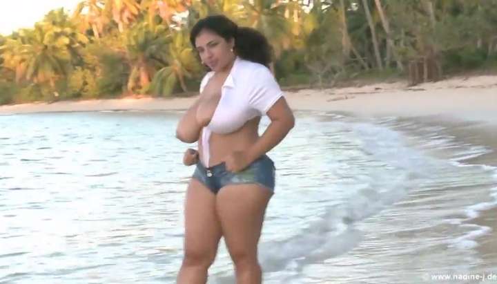 Mizz Issy Aka Dominican Poison Plays On The Beach Tnaflix Porn Videos