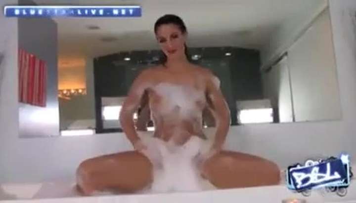 Rosee Divine Bath Tnaflix Porn Videos