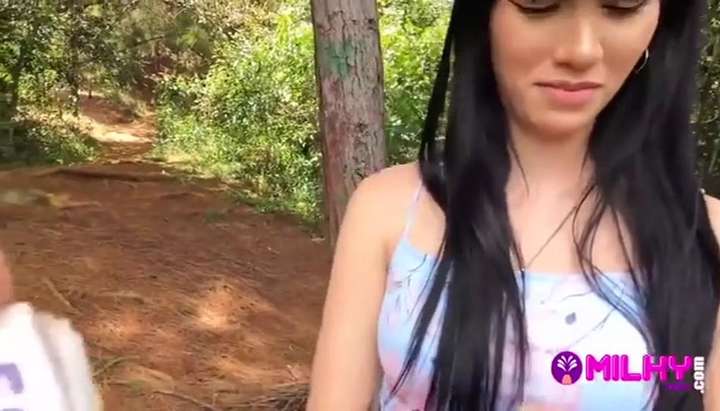 Milkyperu Chica Hermosa Tiene Sexo En El Bosque Con Desconocido