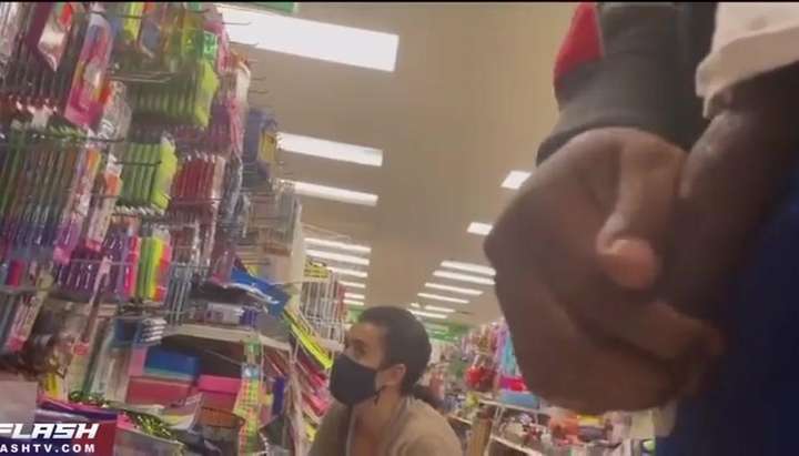 College Girl Dick Flash And She Stares At Cock Tnaflix Porn Videos