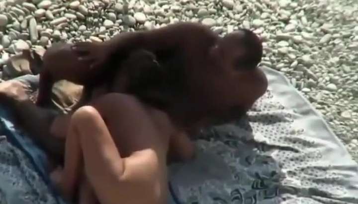 Spy A Couple Screw On An Isolated Beach Tnaflix Porn Videos