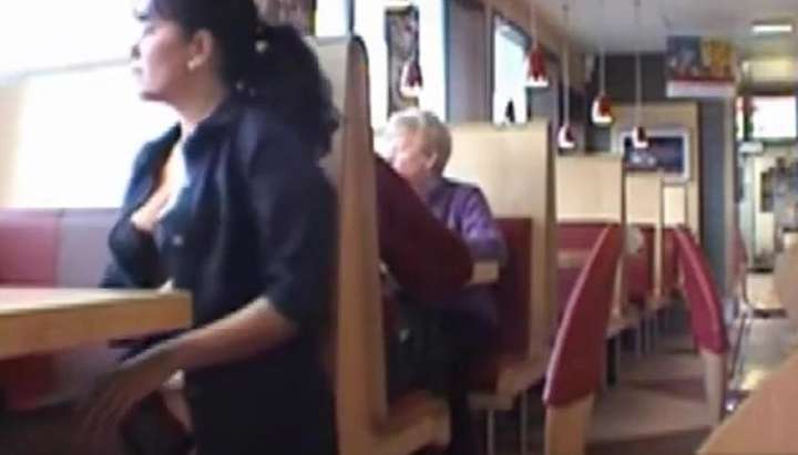 Flashing Restaurant Tnaflix Porn Videos