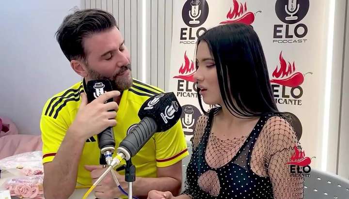 Elopodcast Showing Him Ass In A Horny Interview With Ambar Prada Tnaflix Porn Videos