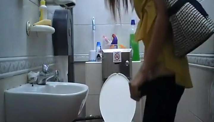 Spying A Cute Girl Pee And Wipe Her Pussy Tnaflix Porn Videos
